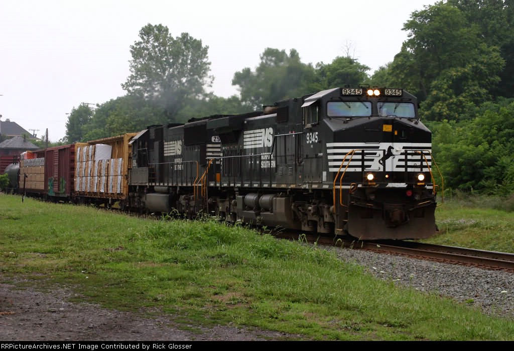 NS 18G @ 0800 hrs With ex-CR #2561